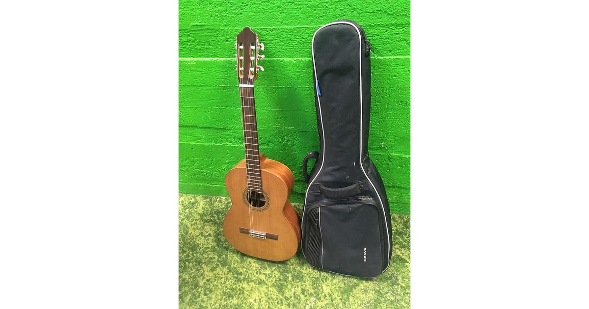 Klassikaline kitarr Strunal 4755 koos kotiga (kasutatud) | Hinnavaatlus ...
